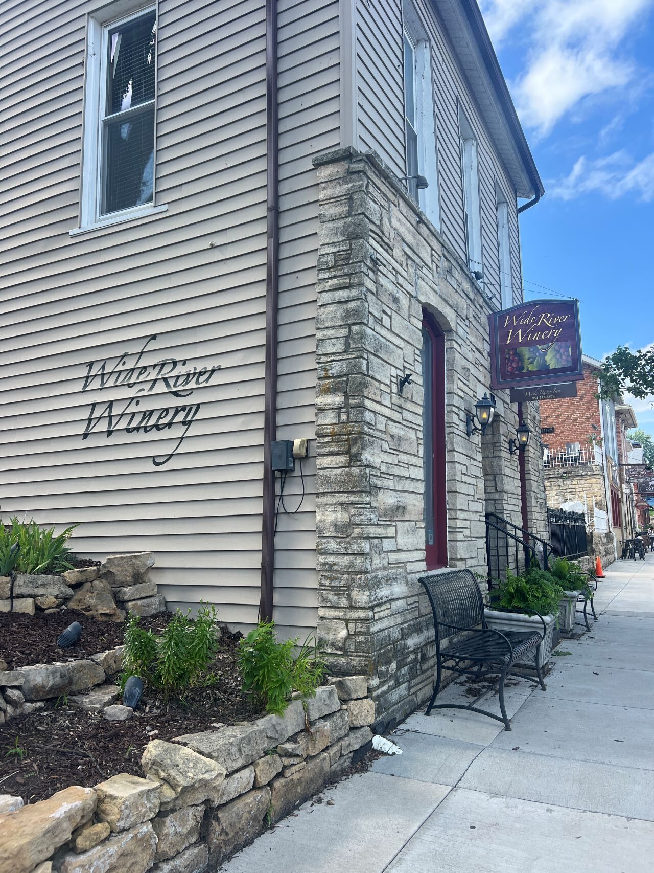 Wide River Winery Tasting Room and Courtyard - LeClaire, Iowa